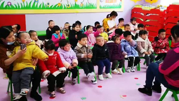#一群小可爱 幼儿园第二天,如果感到幸福就拍拍手#幼儿园