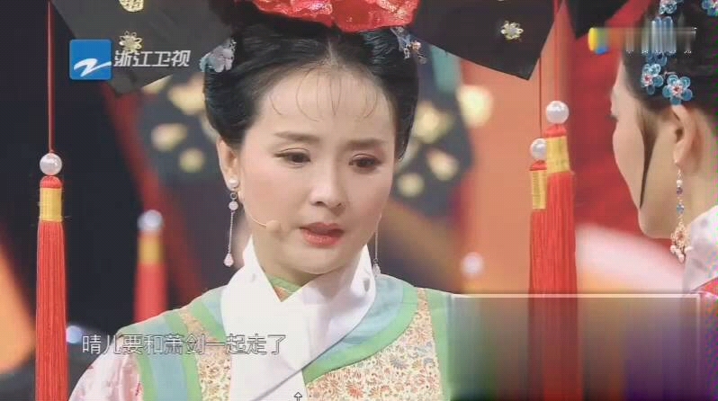 晴儿老佛爷二十年再聚泪洒现场,重现《还珠格格》经典片段