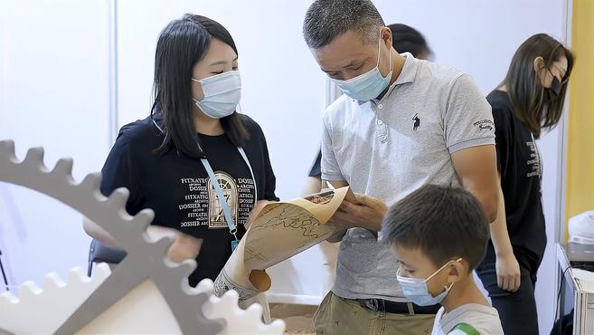 建党百年之际,苏州中国丝绸档案馆以此为原型,推出了《第七档案室》...