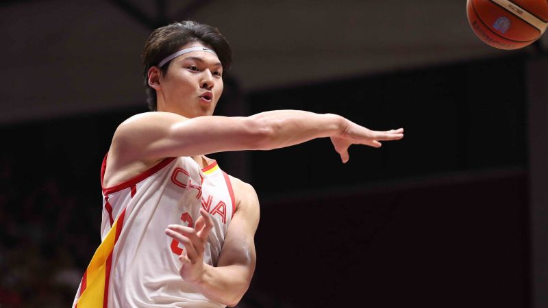 中国男篮客战伊朗,现场球迷给力,81:72拿下胜利,获得出线资格