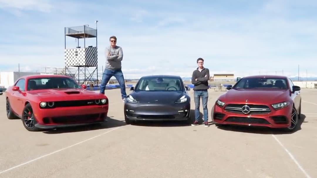 特斯拉3、奔驰CLS53和道奇SRT差距有多大?比一下加速就知道了