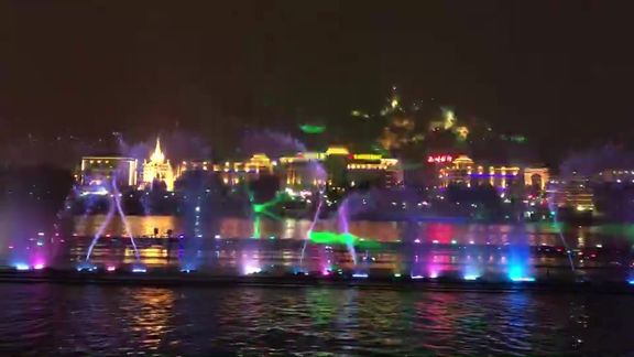 大美柳州水上喷泉,南宁小伙坐一个半小时动车,只为看柳州夜景