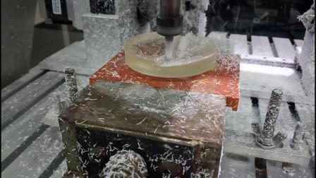 介绍晶研数控雕刻机进行树脂弧面加工的技术