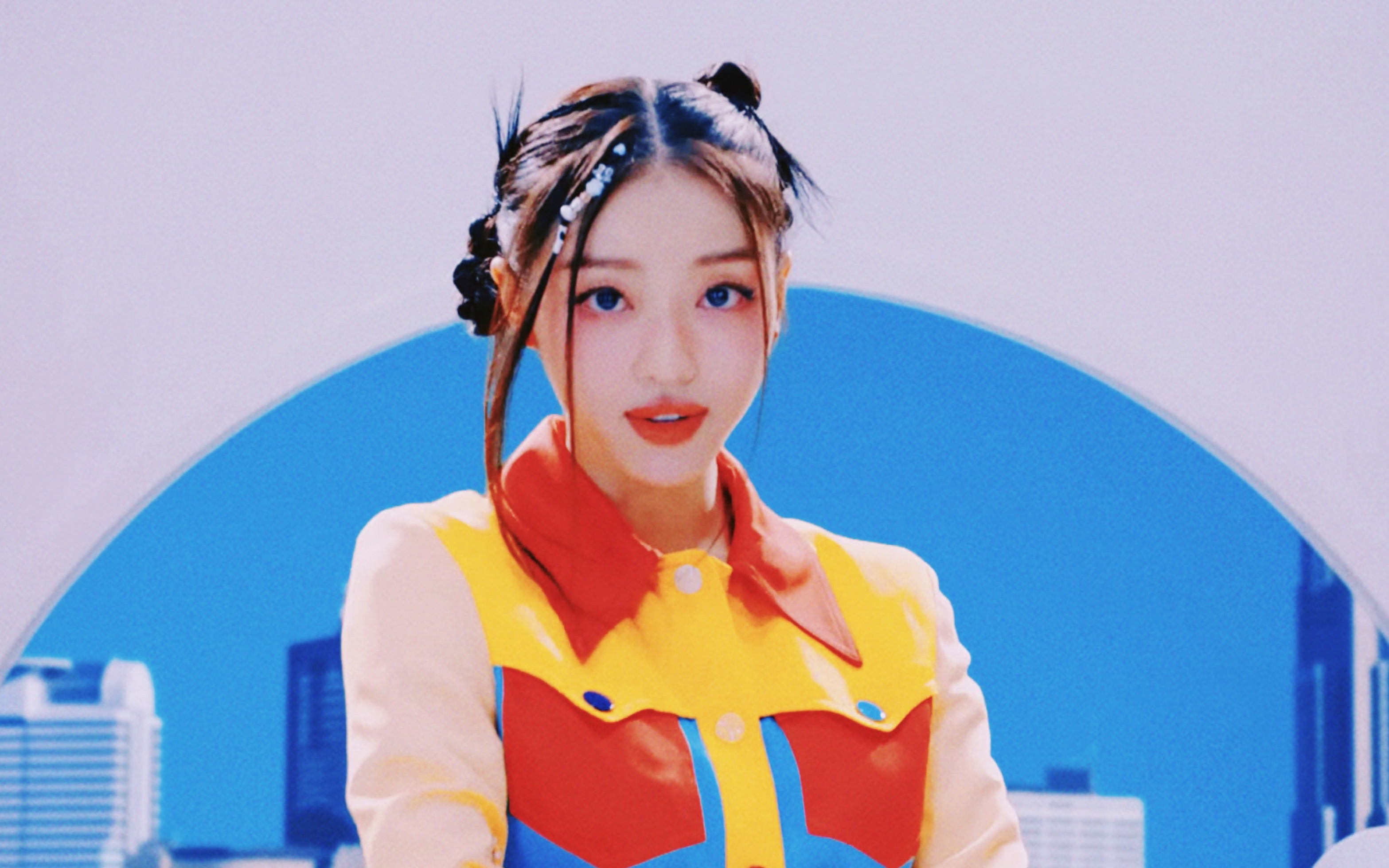 ...音色真的很突出!YooA柳諟我 - Selfish MV(中文字幕)含Showcase舞台