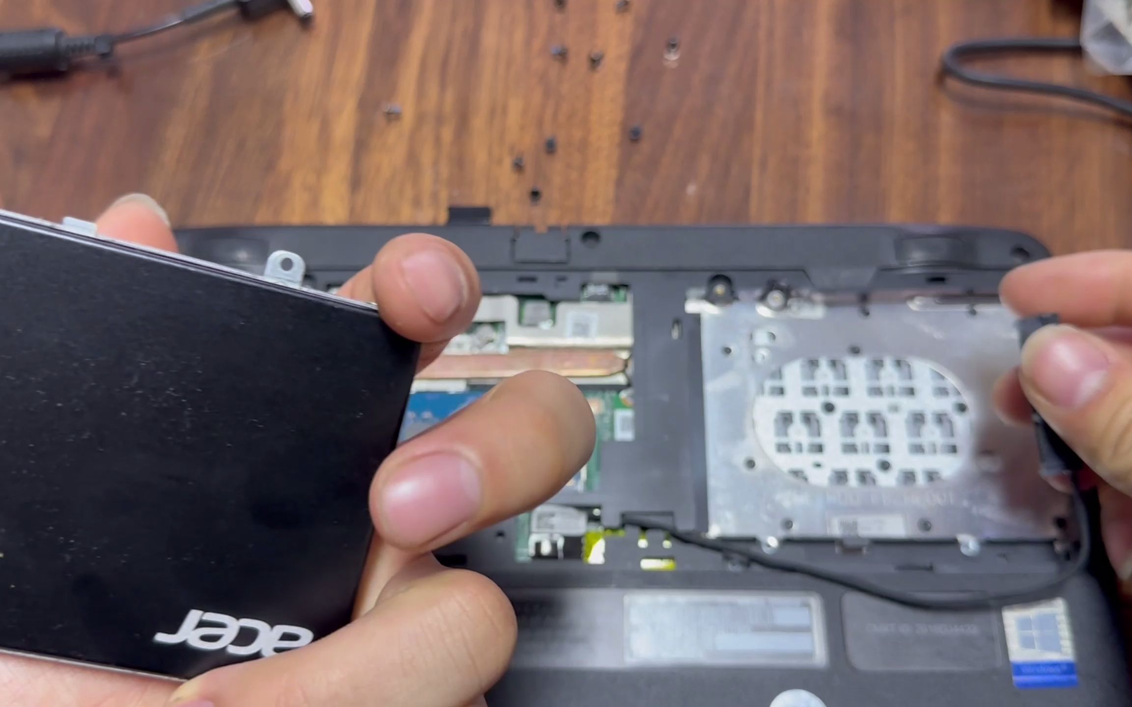 上门维修笔记本开机不进系统,进pe有时候找不到硬盘,检测维修