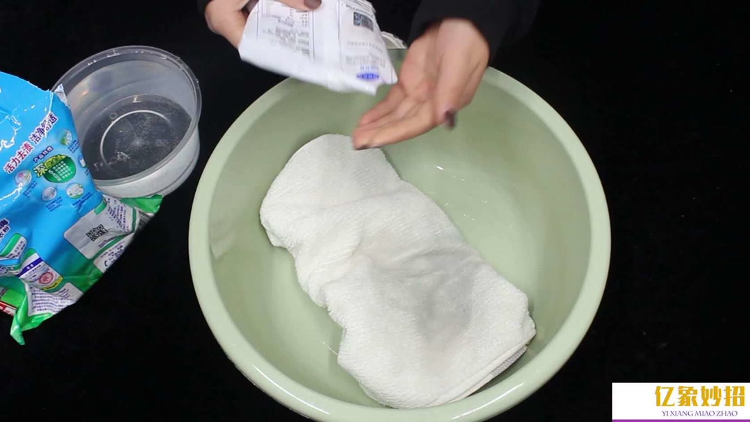 讲究人毛巾用几次就当“抠脚布”试试这个方法一年能省辆小汽车钱