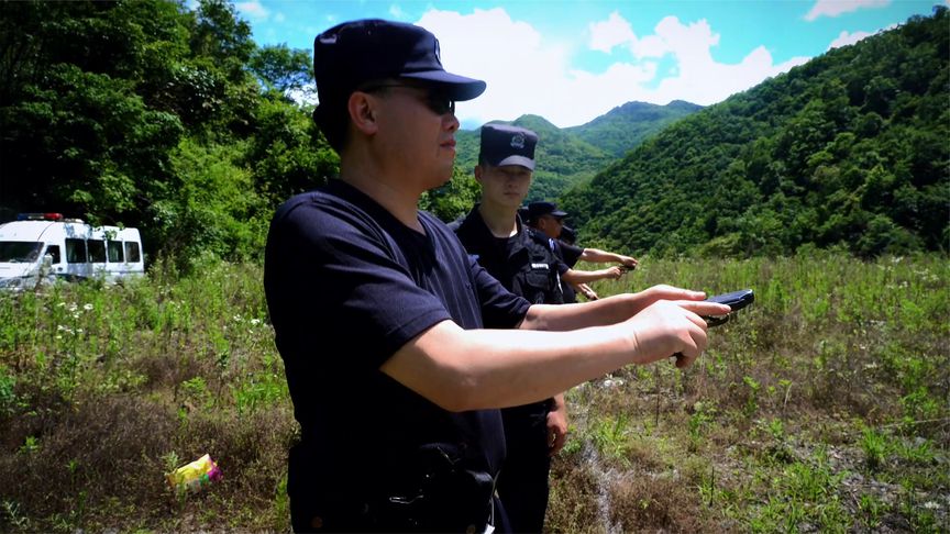 镇坪县公安局组织开展公务用枪实弹射击专项训练