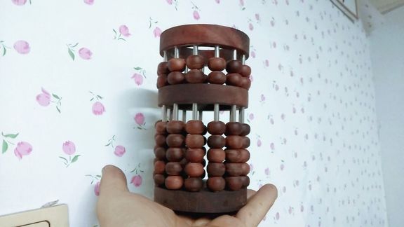 小木匠做珠子笔筒送给姐姐,姐姐直呼太奢侈!