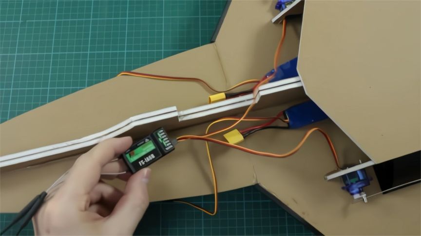 如何制作 RC Twin EDF SU-27。DIY遥控飞机