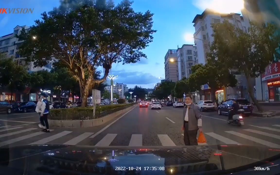 哈弗大狗主动刹车