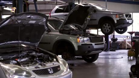 牛人发明汽车举升机,再也不用钻车底了,修车师傅的好帮手