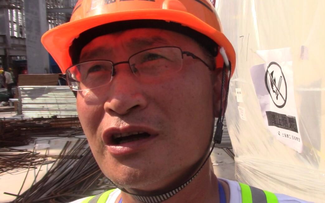 上海乐上压型钢板客户回访-港珠澳大桥澳门旅检大楼质量总管孙经理