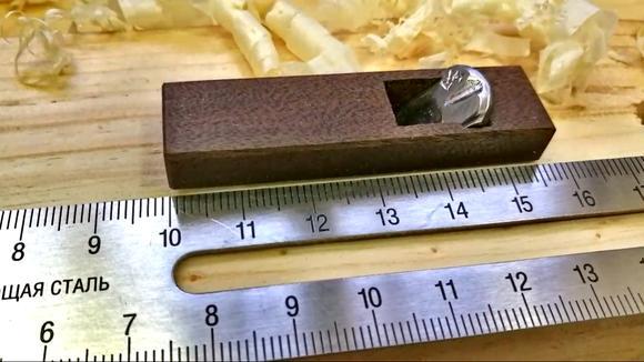 自制一把迷你的“木刨”,整个过程十分享受,这手艺活不服都不行