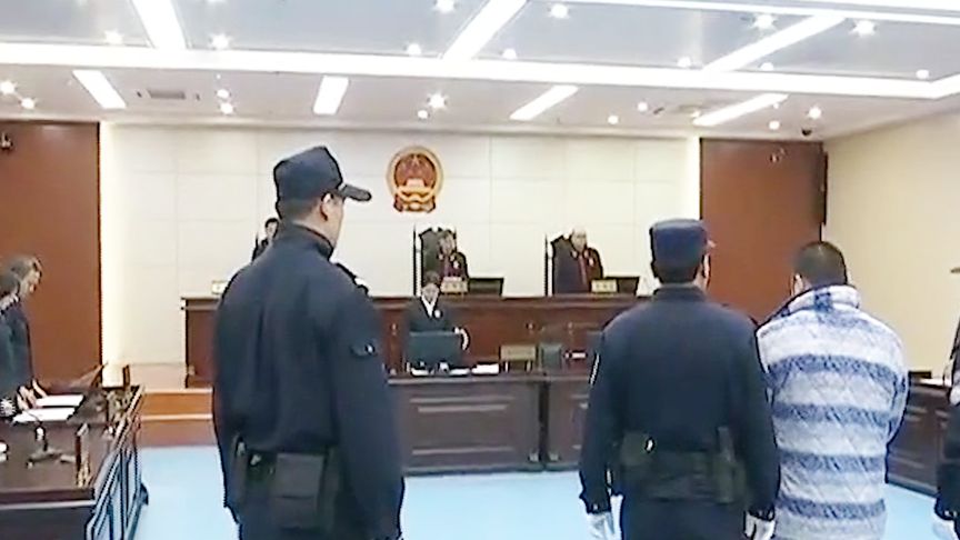 男子假冒军官与女友交往 分手后杀人报复 一审被判死刑