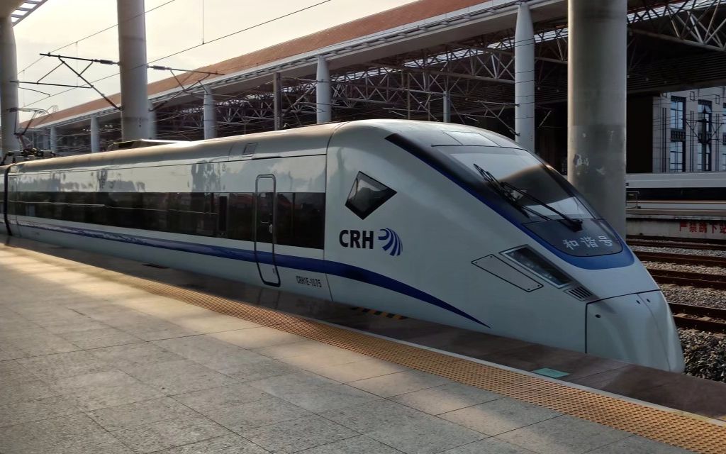 最后一列一代CRH1E:D377次(上海虹桥-深圳北)厦门北站进站