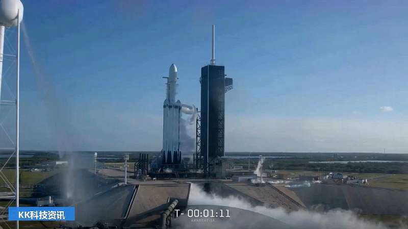 发射全程!SpaceX成功发射猎鹰重型火箭!三助推器成功落回!