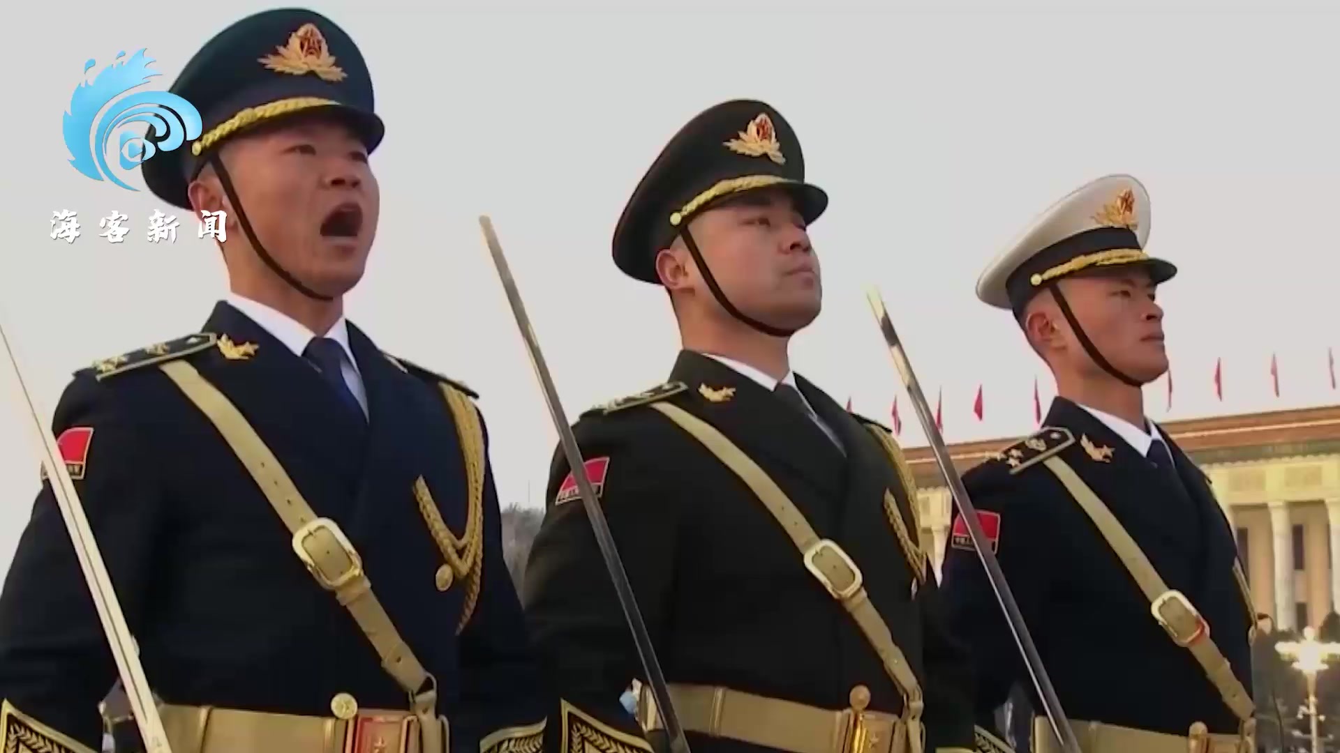 ...版!天安门广场虎年首次升旗仪式 国旗护卫队给全国人民拜年