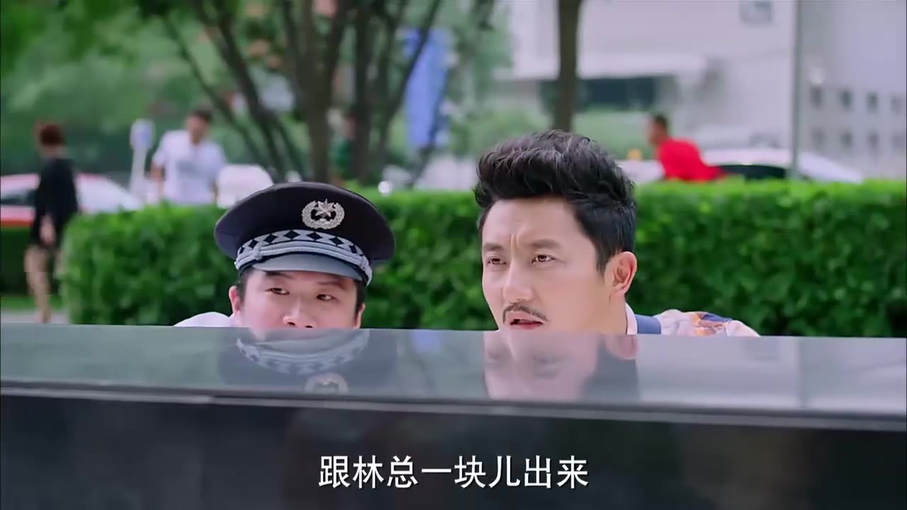 张涛骑自行车,竟嘲笑开路虎的我之前开的车能买它俩