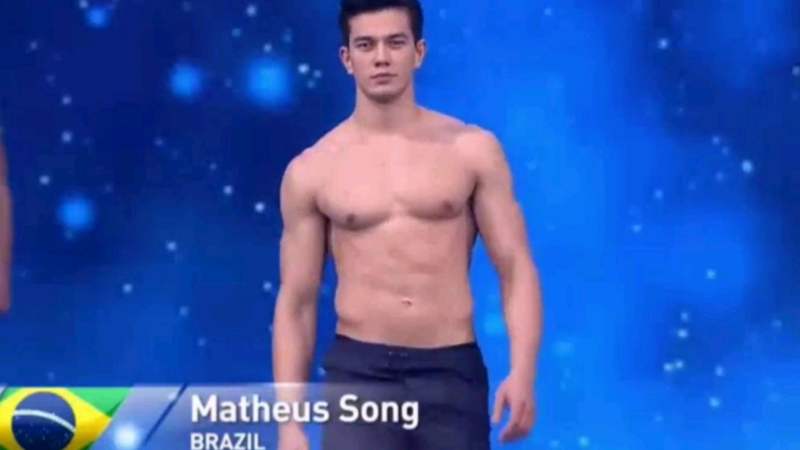 世界超级肌肉男模走秀,让大家看到世界不同国籍的帅哥