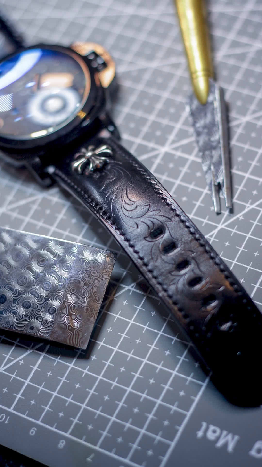 马臀皮表带加手工小银饰,雕刻唐草花纹 新年给全新的自己 手工皮具 ...