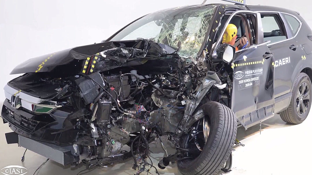本田皓影25%碰撞测试视频公布,A柱弯折