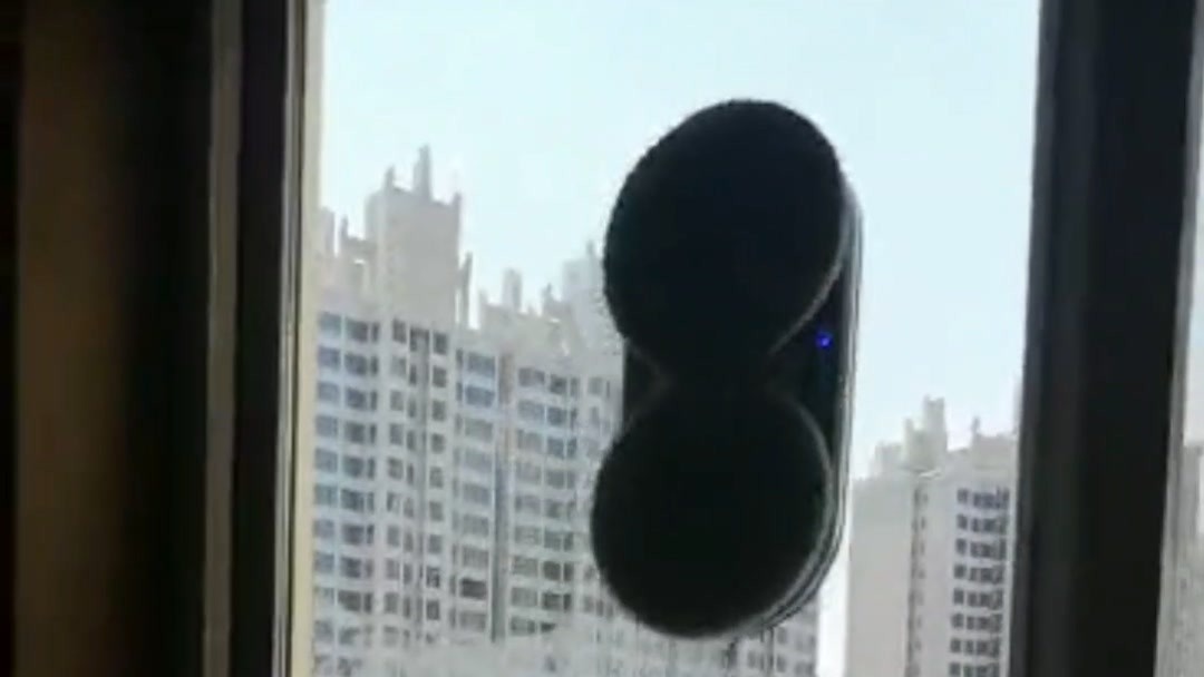 那天在综艺上看到玻妞擦窗机,不愧是我~