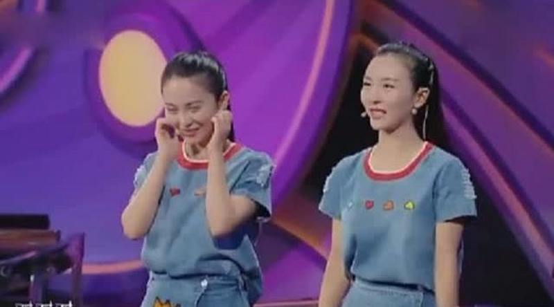 双胞胎美女长得一模一样,主持人都看傻眼了,简直就是复制出来的