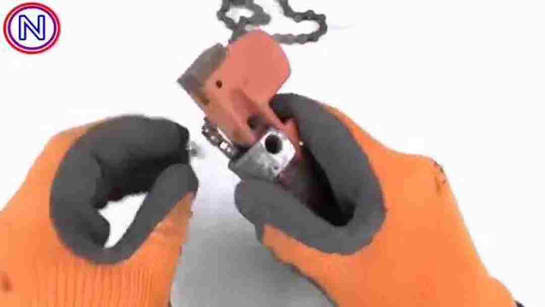 牛人用旧管钳与旧链条改装成超级维修工具,不得不佩服师傅这脑洞