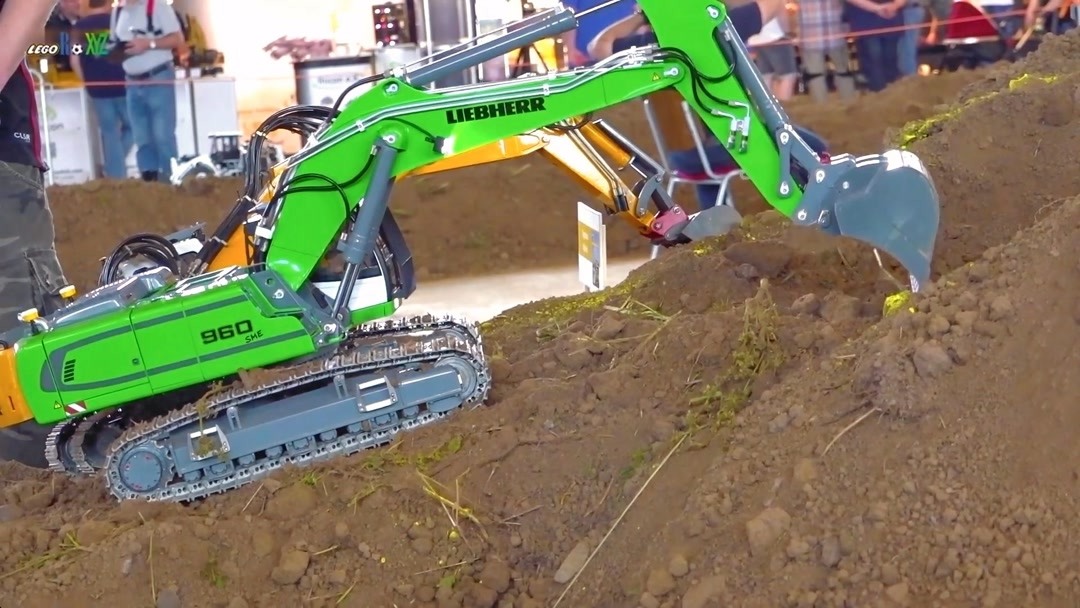 德国阿尔斯费尔德微型工程车模型展,RC载重车辆和挖掘机