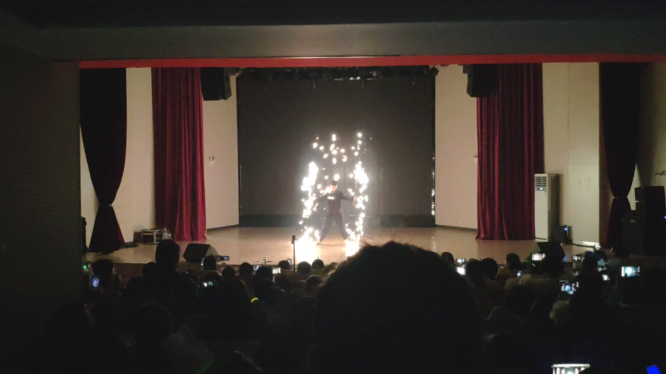 学校元旦时的晚会