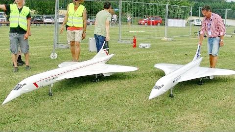 国外超大涡轮喷气动力模型飞机飞行表演,同样烧钱一般人根本玩不起!