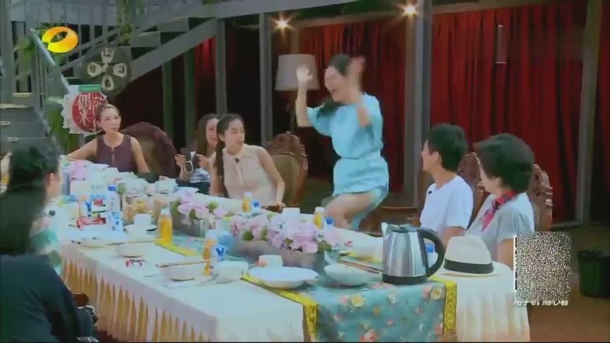 《偶像来了》里最搞笑的一段,谢娜模仿各位明星