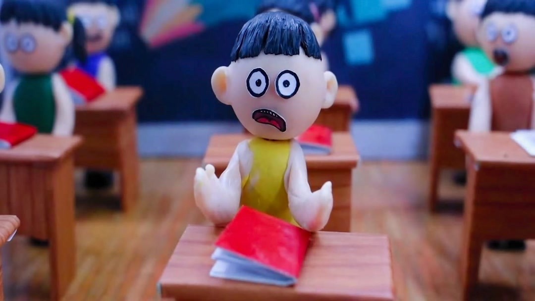 儿童定格动画:真讨厌,只把我自己留在教室里了