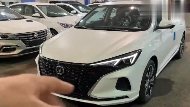 2021款长安逸动Plus到货实拍,看完实车还买大众宝来吗?