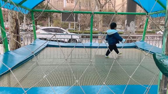 向大家表演一项才艺:水上漂 看我腻不腻害#孩子的快乐很简单