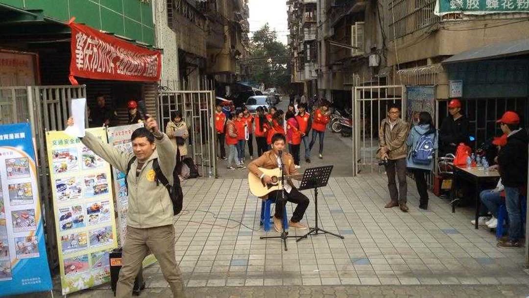 7年前的一个视频,参与社区志愿服务的场景还历历在目