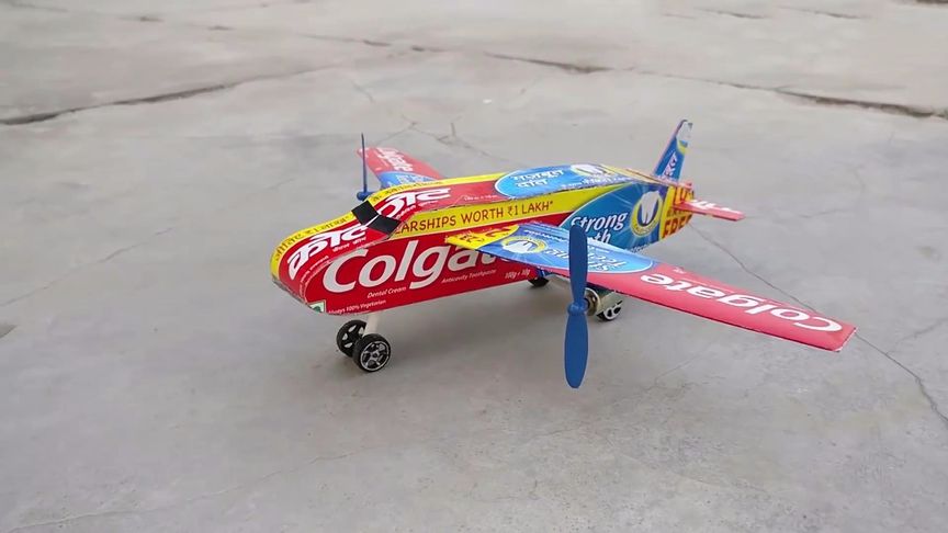 手工牛人用牙膏盒制作模型飞机,这可是高级版的