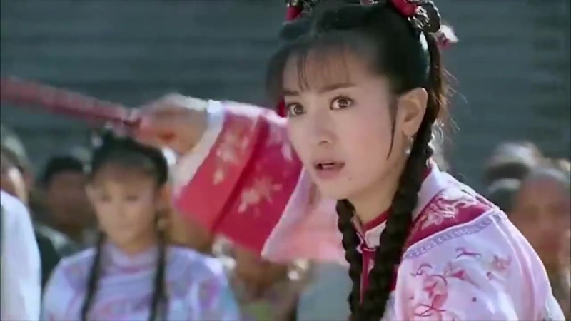新还珠格格:小燕子洋洋得意,公主算什么玩意,把她打的落花流水