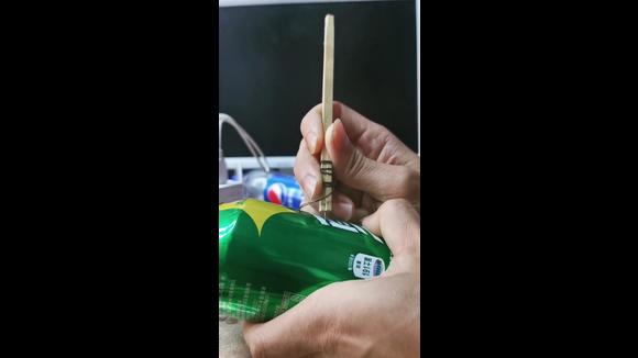你们有没有想过易拉罐还可以做灯具装饰呢?