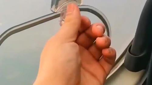 这窗口设计还挺人性化的,偶尔开起来还能透口气