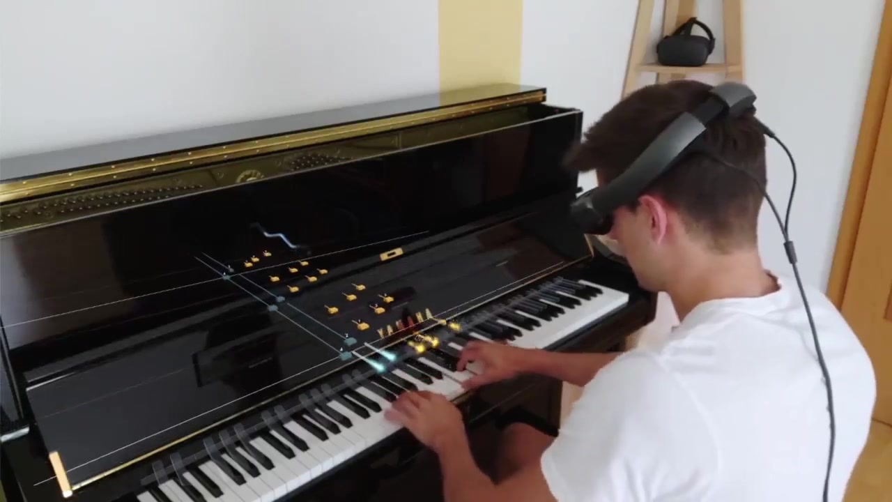 使用Magic Leap 1 AR学习钢琴