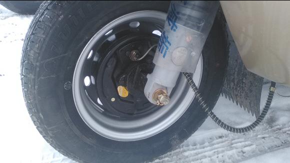 电动车真空胎漏气充不起来该怎么办?修车师傅教你一招