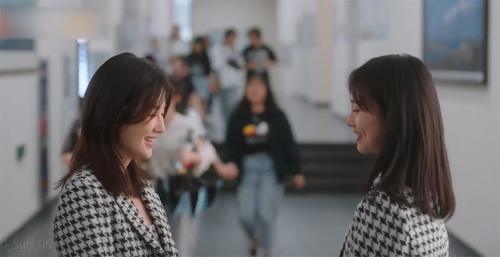 沉睡花园:这女人真讨厌,模仿男神的女友,发型和衣服全一样