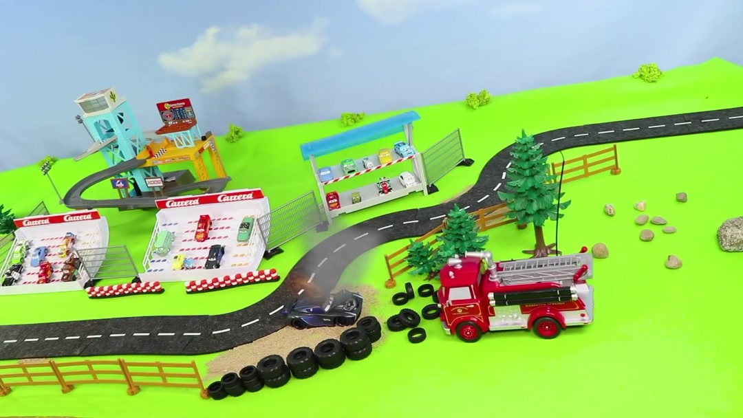 闪电麦昆、拖车板牙和消防车小红,汽车总动员玩具大合集