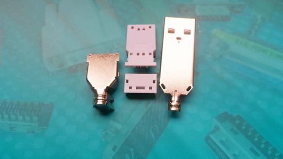 世界上最神秘的USB接口,直接嵌在街边的建筑墙里,里面有什么呢