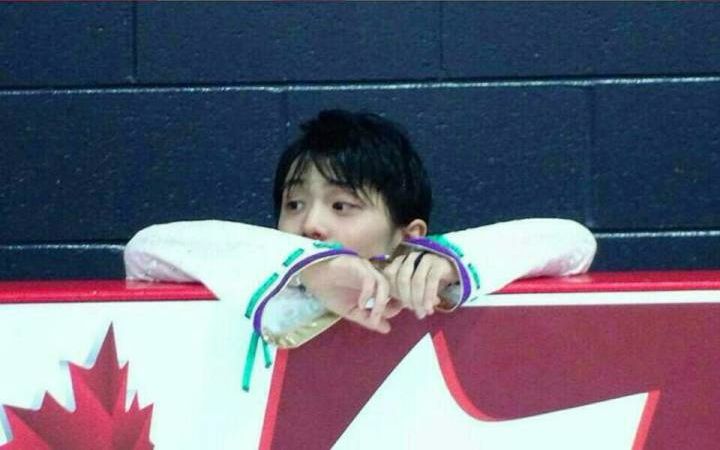 【羽生结弦】你的百般笑容,我一 一珍藏。论褶子牛的养成,请不要大意...