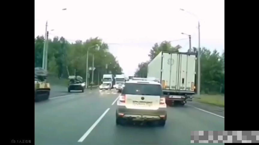 兄弟,你车火了#交通安全 #厉害了我的车 #搞笑视频