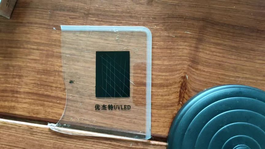 #亚克力 亚克力用UV油墨的一个固化效果,百格测试3M胶粘不掉