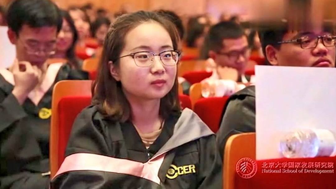 刘震云北大演讲,讲得太好、太尖锐了!