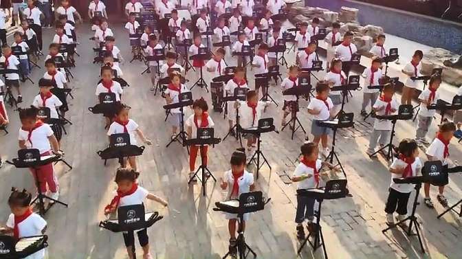幼儿园乐器演奏视频